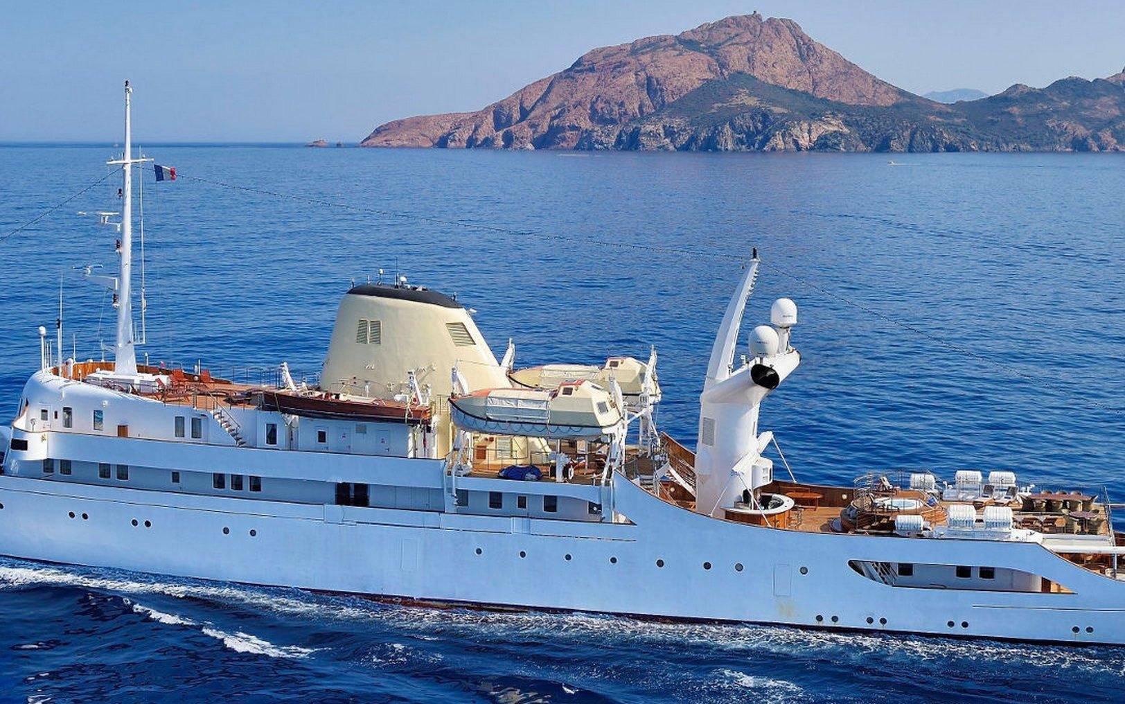 CHRISTINA O 325ft Motor Yacht – Yacht for Charter | BGYB