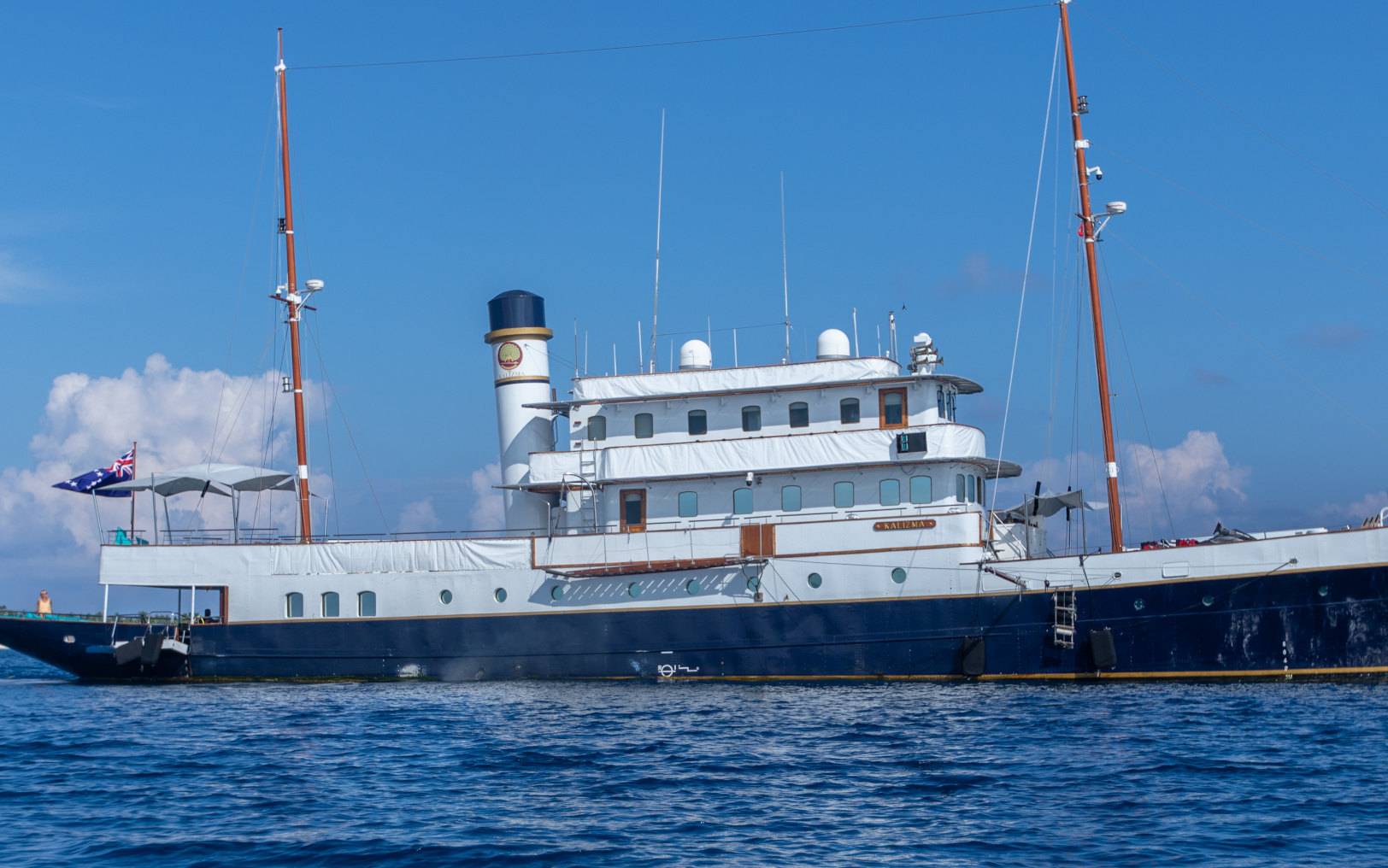 Classic Motor Yacht KALIZMA – Yacht for Charter | BGYB