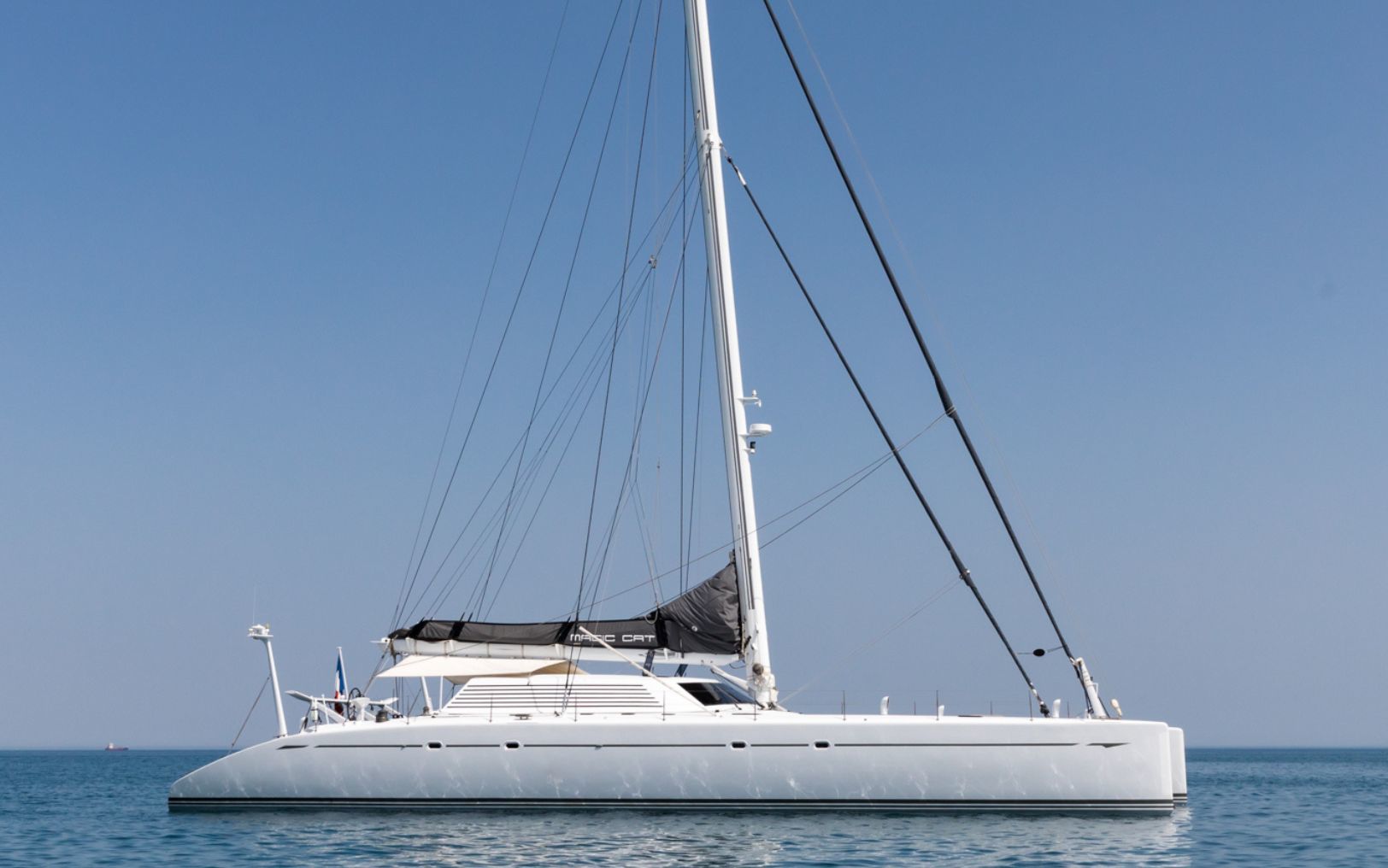 Luxury Yachts for Sale and for Charter | BGYB