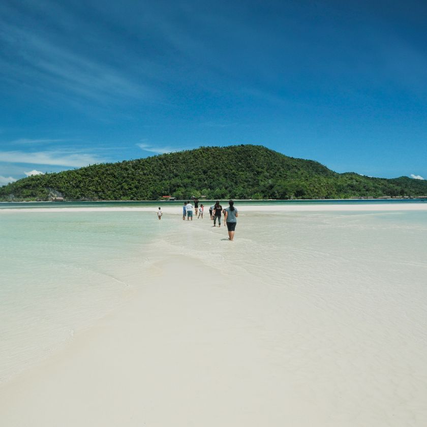 Charter Itinerary in Raja Ampat, Indonesia - Luxury Yacht Charter ...