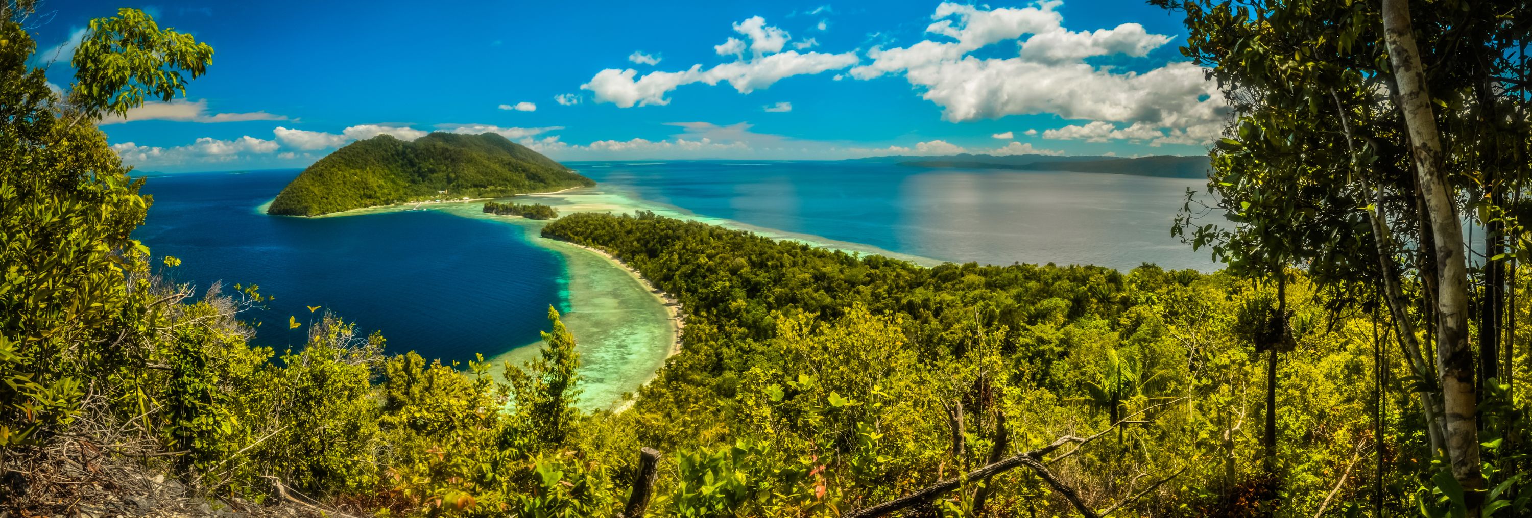 Charter Itinerary in Raja Ampat, Indonesia - Luxury Yacht Charter ...