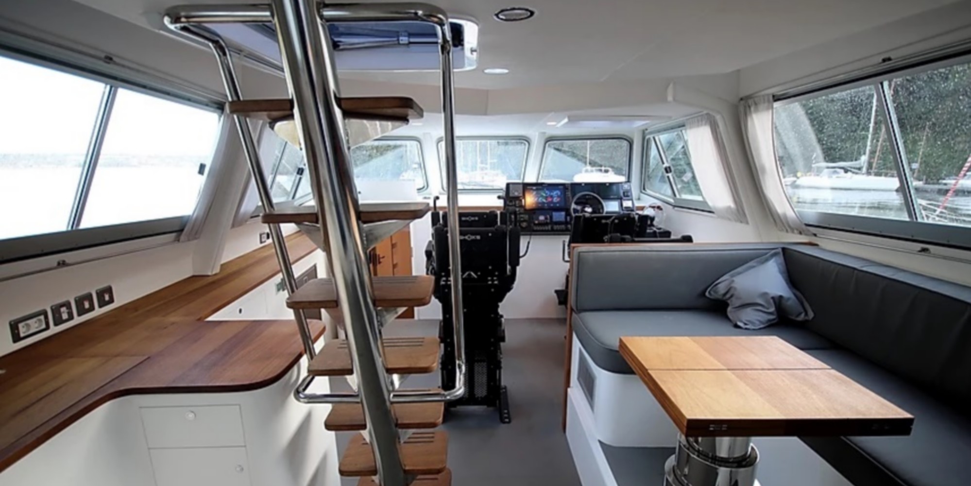 Performance Motor Yacht ENMER Jack Setton – Yacht for Sale | BGYB