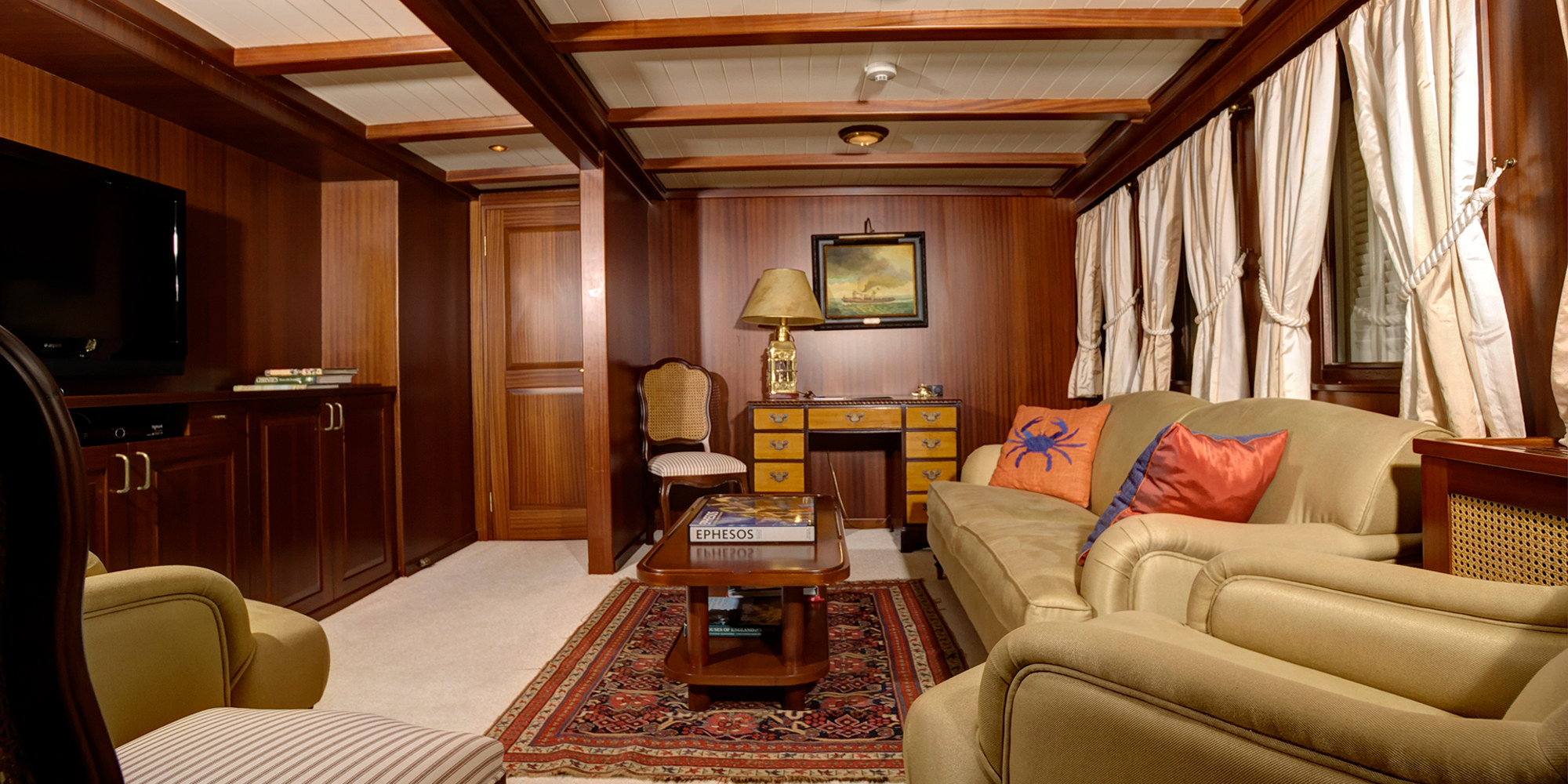 HALAS 171ft Classic Motor Yacht – Yacht for Charter | BGYB