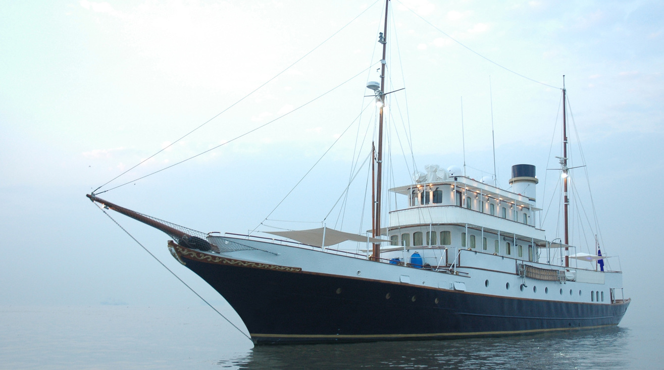 Classic Motor Yacht KALIZMA – Yacht for Charter | BGYB
