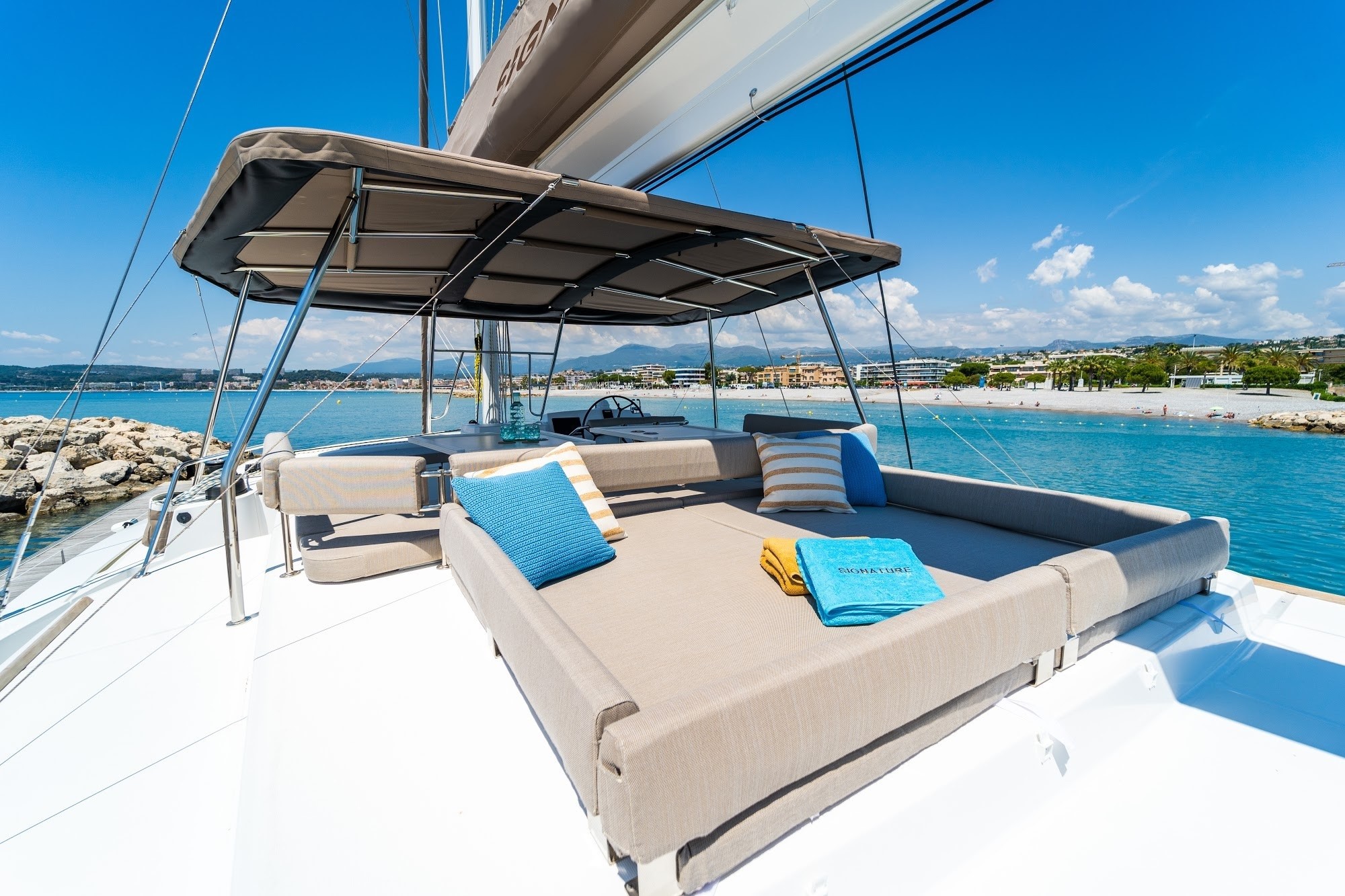SIGNATURE CONCEPT Bali 5.4 Catamaran – Yacht for Charter | BGYB